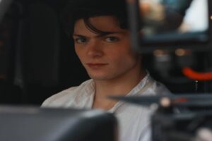 Mi vecino El capitán, una nueva obsesión comienza. Disfrútalo en ReelShort - ReelShort Fandom En ...