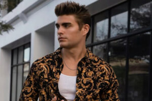 Found A Homeless Billionaire Husband for Christmas Ending: What Happens Next - ReelShort Fandom