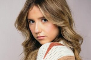 Rising Star Hannah Lowery: The Actress Behind The Spotlight - ReelShort ...