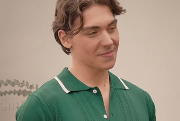 The Hottest Campus Lovers Story: Introducing Emma's College Bully Zach ...